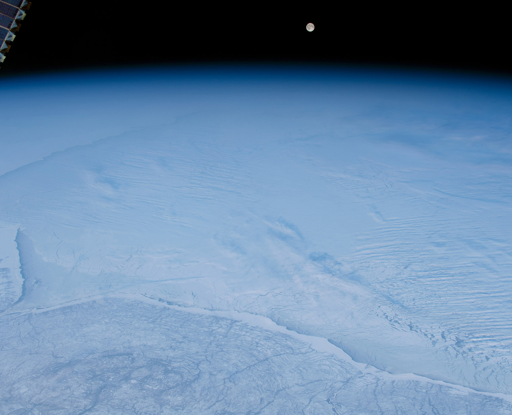 NASA Astronaut Captures Stunning Moonrise Over Frozen Canada from the ...