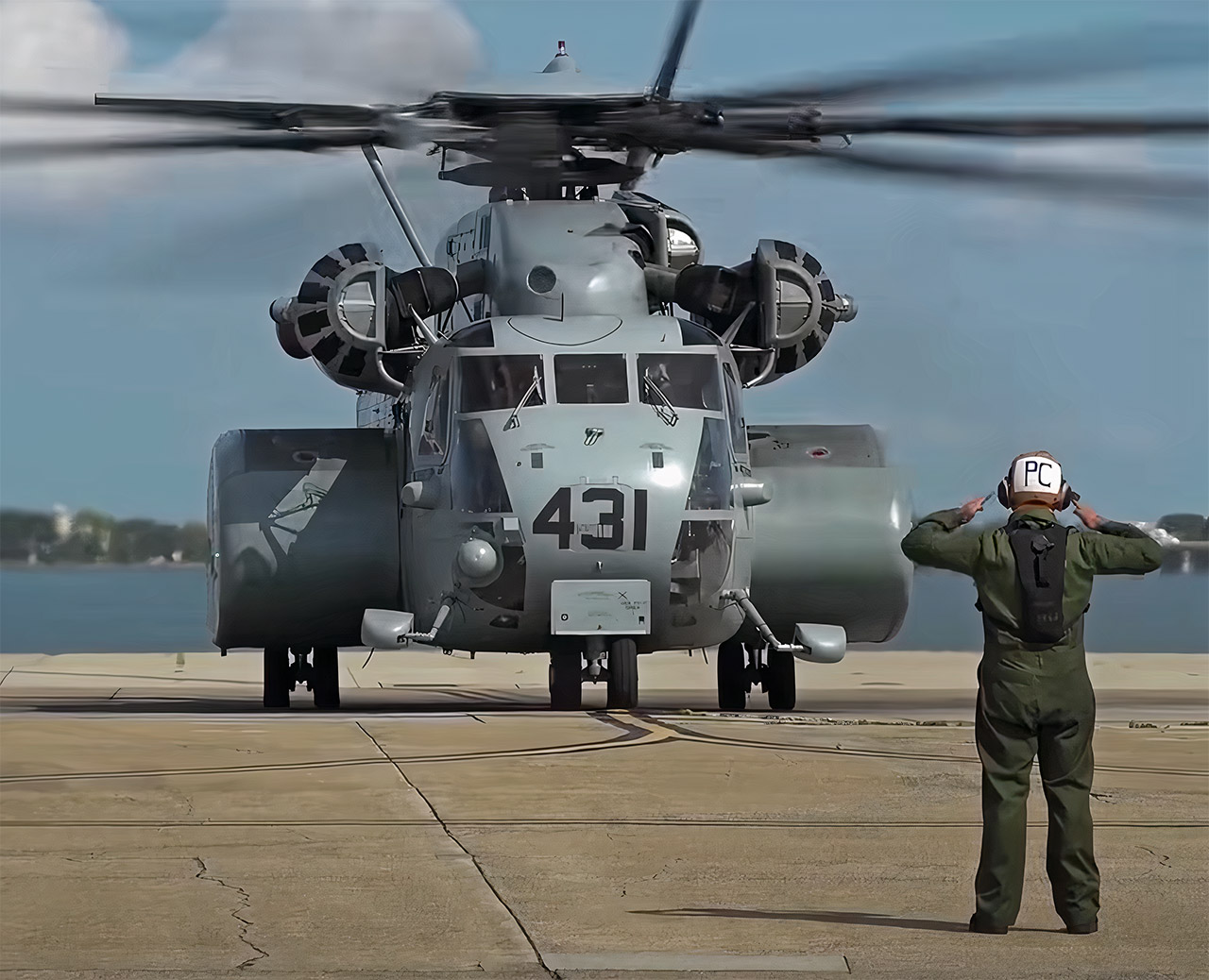 Up Close Look At Sikorsky s MH 53 The U S Navy s Largest Helicopter